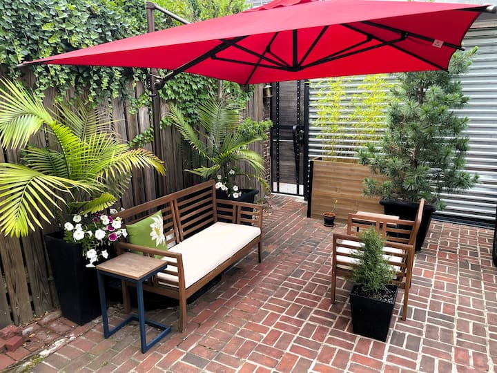 Art Museum 2br W/ Gated Parking & Patio, Bi-level - Philadelphie, PA