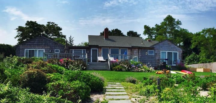 Newly Renovated 3 Bedroom Home On Peconic Bay - Hampton Bays, NY