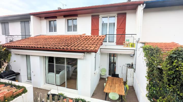 Maison Traditionnelle Basque Rénovée De 90 M² - Hendaya