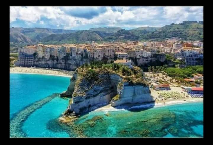 Tropea  Capo Vaticano Villetta. - Zambrone