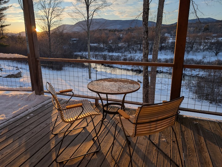 Private Riverfront Getaway With Mountain Views - Manchester, VT