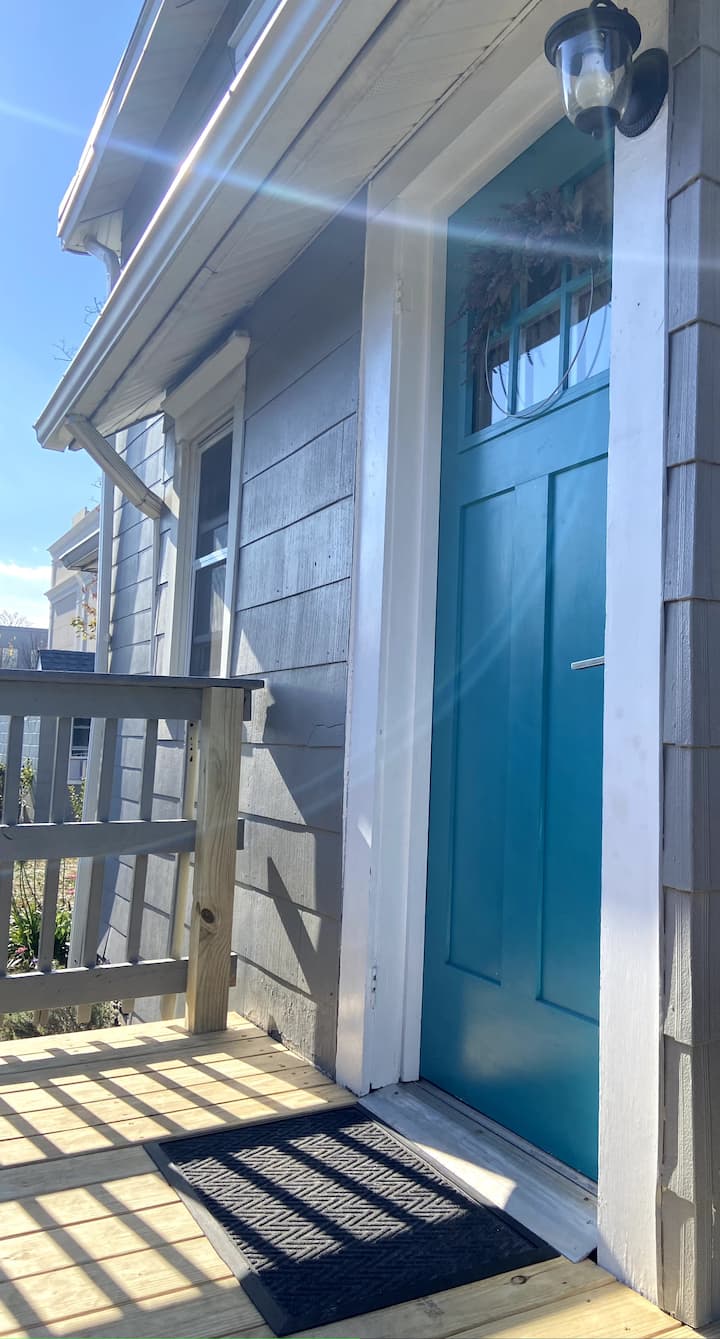 Main Line 1 Bedroom Apartment W/ Private Entrance - Villanova, PA