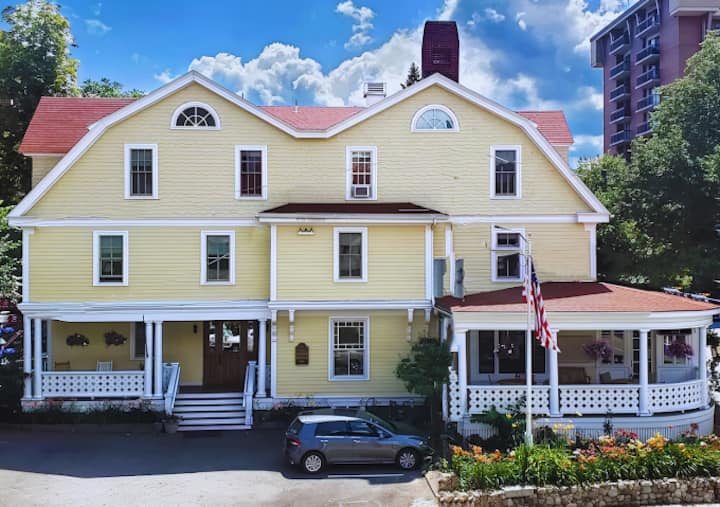 Magic Escape To Boston| Boutique-style Hotel - Boston, MA