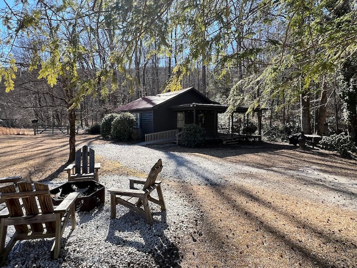 Mill Place Cabin Getaway - Devils Fork State Park, Salem