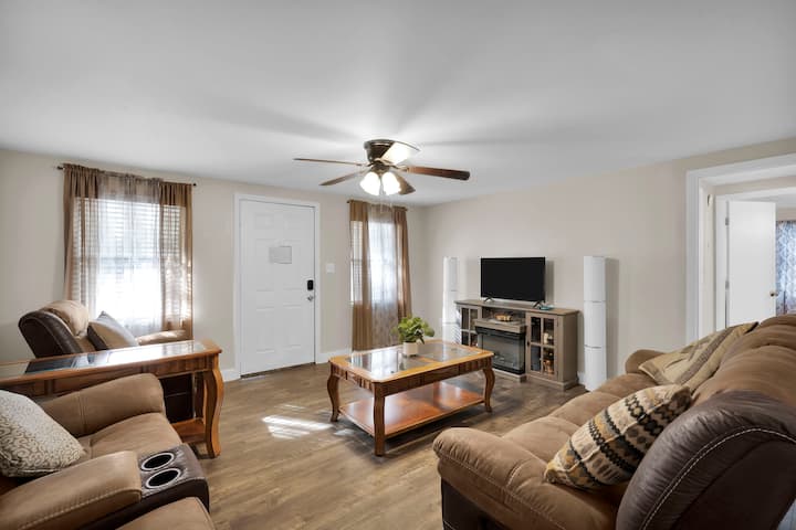 Nifty & Thrifty Nook | 3/1 | Central | Save Money - Jacksonville, FL