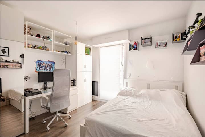 Chambre Avec Salle D'eau Et Terrasse Privatives - Clamart