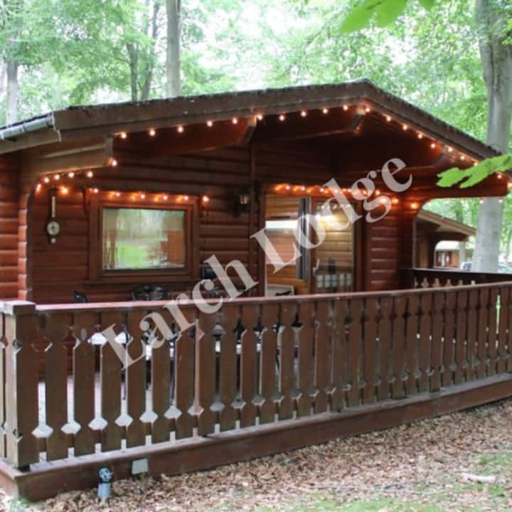 Luxury Woodland Log Cabin - Larch Lodge - Louth