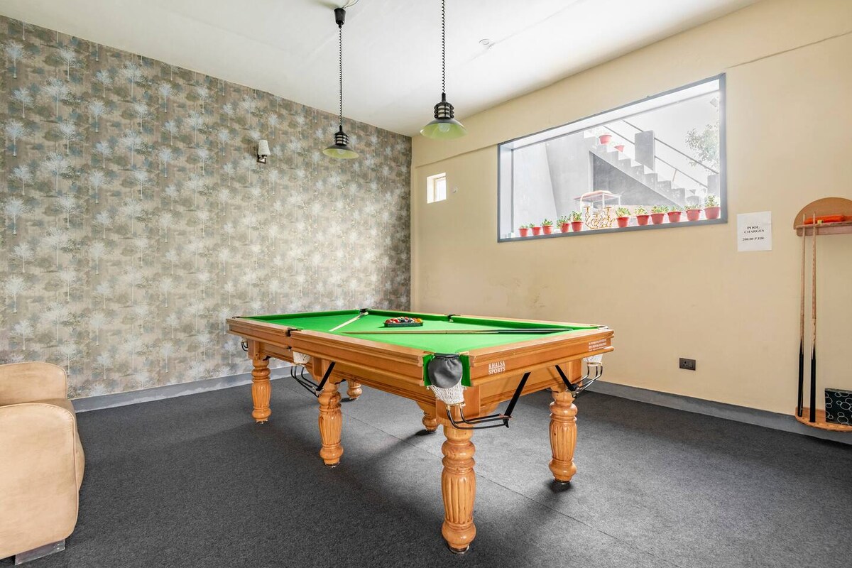 渓谷を望む豪華な1BHKシャレーオーク - 借りられるシャレー - ムクテーシュワル、ウッタラーカンド、インド - Airbnb