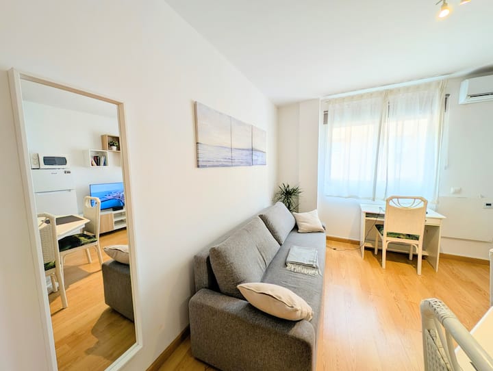 Apartment In The Old Town, Near Plaza De La Merced - Málaga