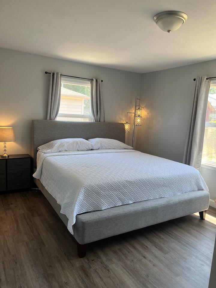 Cozy 3- Bedroom Residential Home - Self Check- In - Yakima, WA
