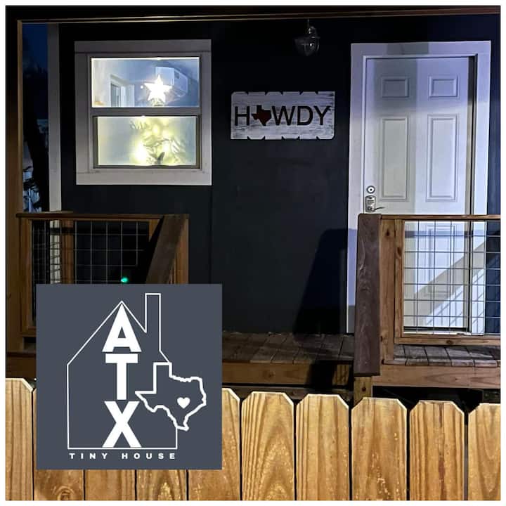 Tiny House In The Trees. - Austin, TX