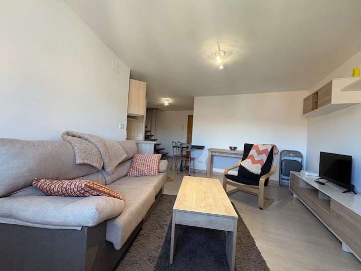 Duplex En El Centro Del Grove Con Plaza De Garaje. - Cambados