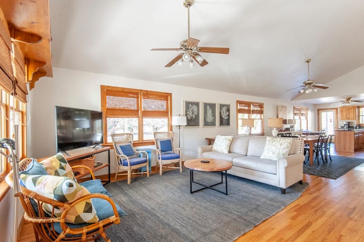 Rockfish Valley Cottage - 