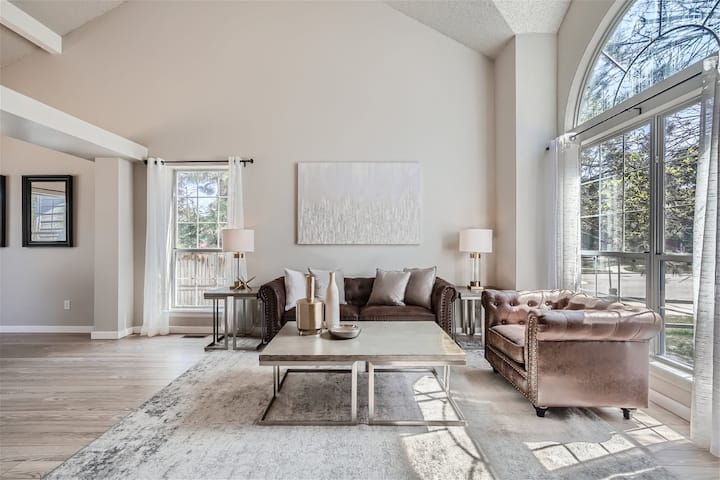 Updated Modern 4 Bed 4 Bath Home. Dog Friendly! - Westminster, CO