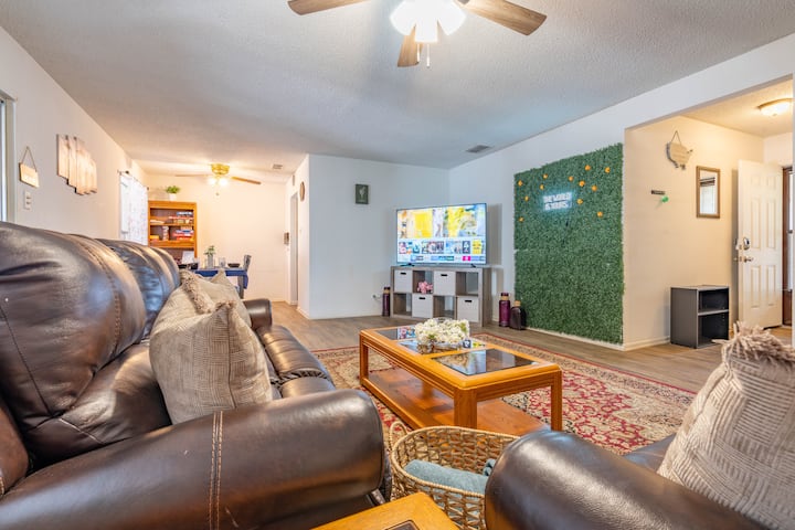 Great Location 8 Miles To Lackland Afb & Seaworld - San Antonio, TX