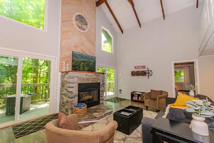 Chalet In The Heart Of Beech Mtn. 1 Mile To Skiing - Sugar Mountain, NC