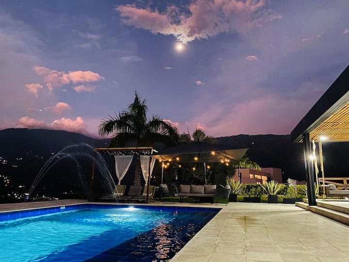 Escape To Paradise -Villa W/ Pool & Epic Views - San Jerónimo