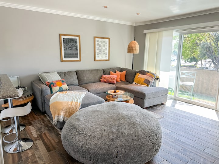Available June 1st! Close To Airport + Shopping - Costa Mesa, CA