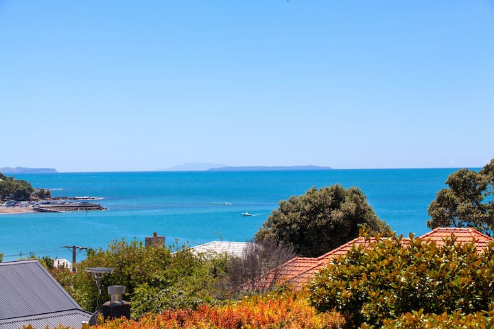 Takapuna Family Home With Beach Access - Auckland