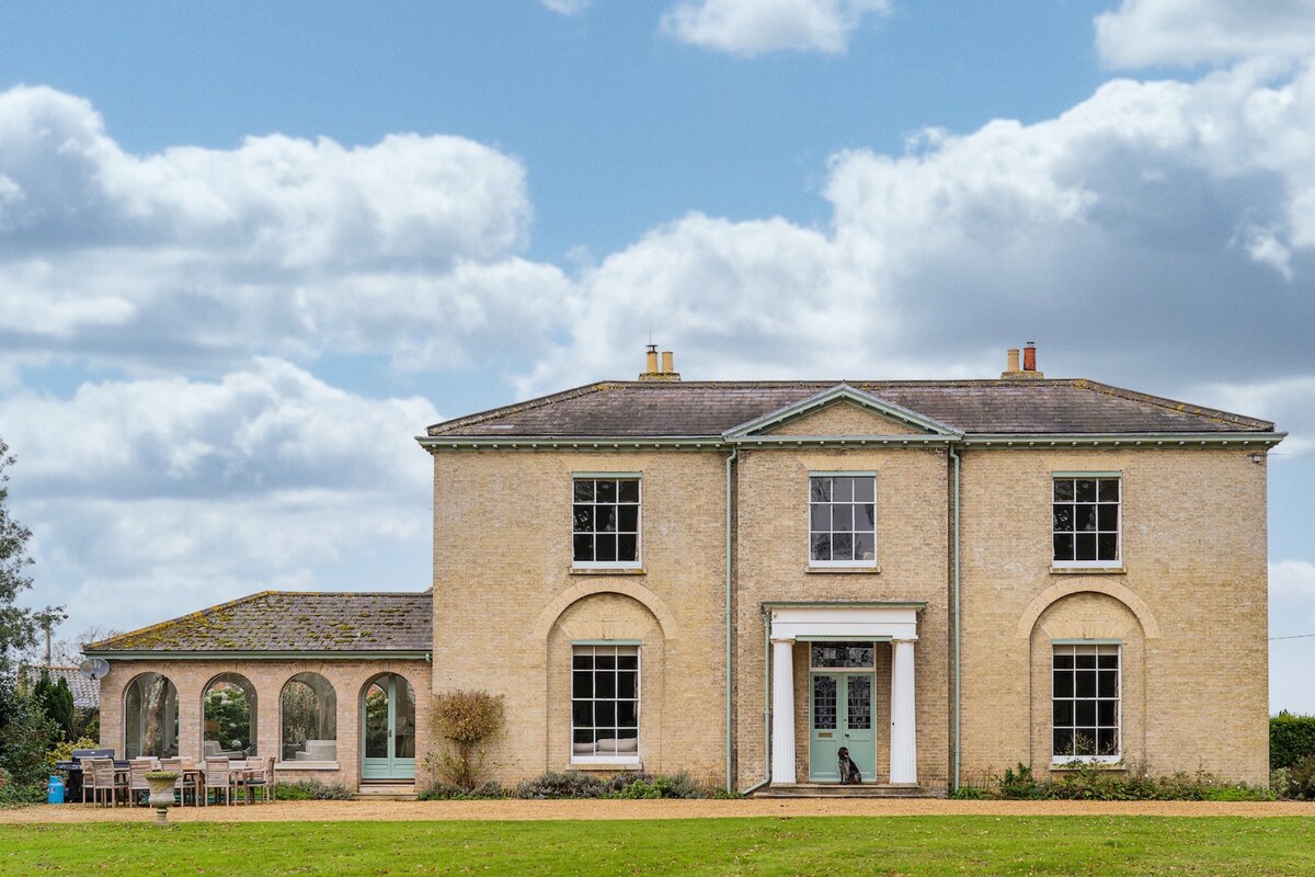 Country Home In Norfolk With Hot Tub & Games Room - Houses for Rent in ...