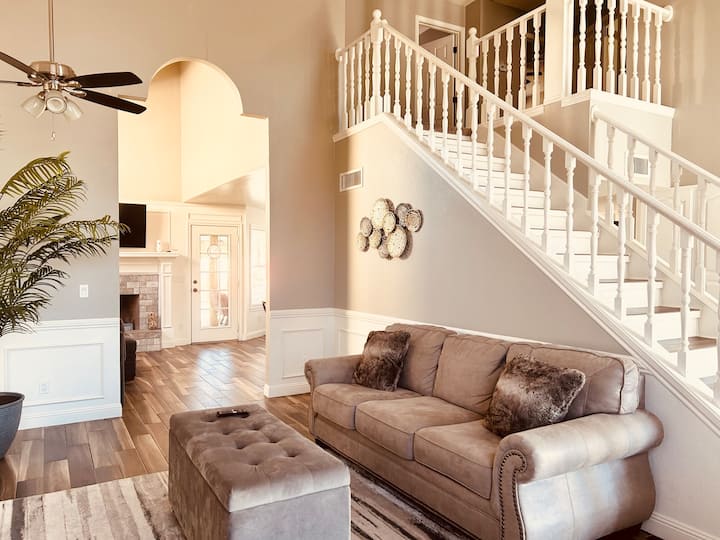 Beautiful | Pool | Bbq | Modern 3bd+sleeper/2.5bth - Chandler, AZ