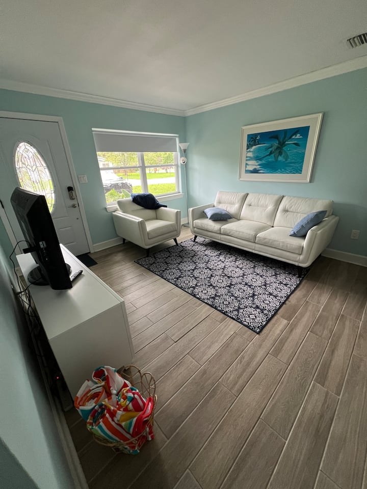 3 Br House, Close To Jax Beach And Mayo - Jacksonville, FL