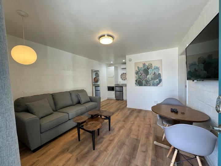 1 Bedroom, 1 Bath, Full Kitchenette - Kingman, AZ