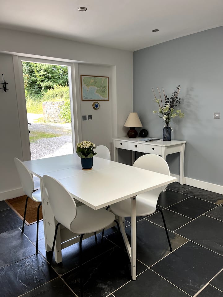 Spacious Accommodation In Converted Barn - Noss Mayo