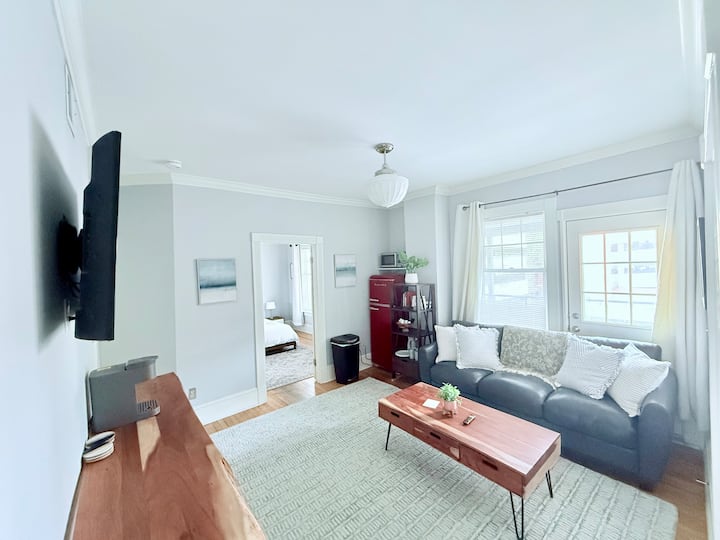 Excellent 3 Bedroom Apartment - Burlington, VT
