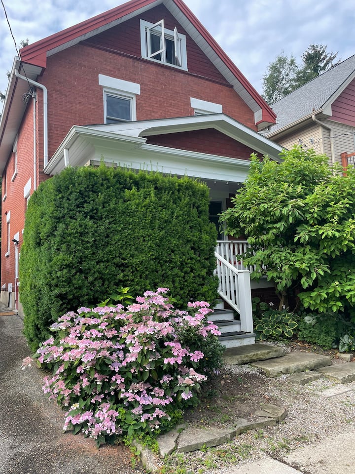 Garden Oasis - Newly Reno’d Home - Steps To River - Stratford