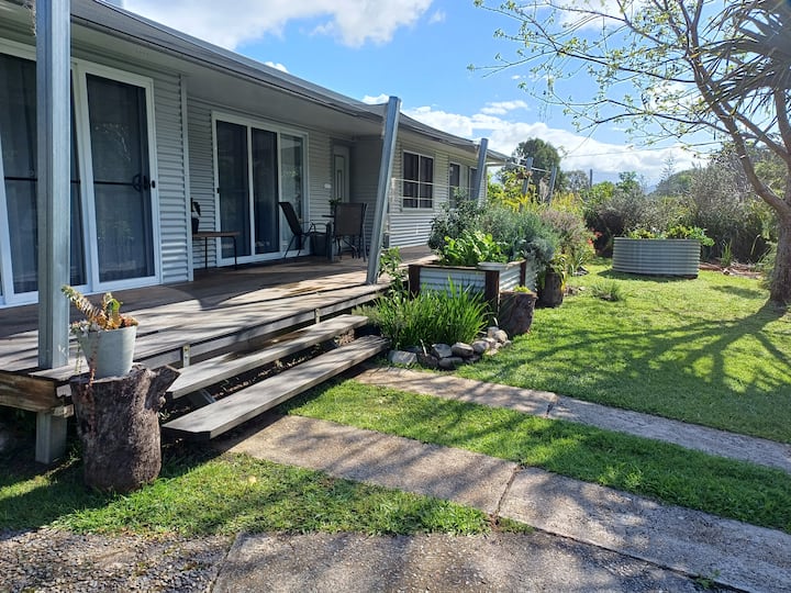 Clean, Comfortable And Central To Everything. - Coffs Harbour, Australia