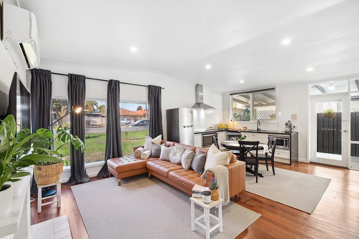 Peaceful Family Retreat Near Airport & City - Belmont