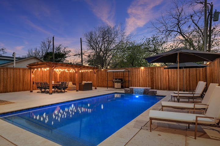 Pool Home 5 Minutes From Bishop Arts Area - Dallas, TX