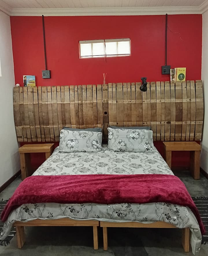 Wijnhuis, Rustically Restored Workers Cottage. - Klapmuts