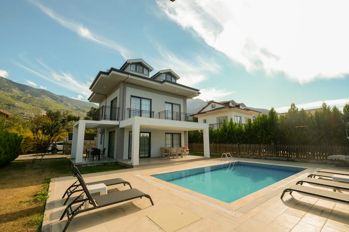 Villa Era 2 Yepyeni, Tertemiz. - Ölüdeniz