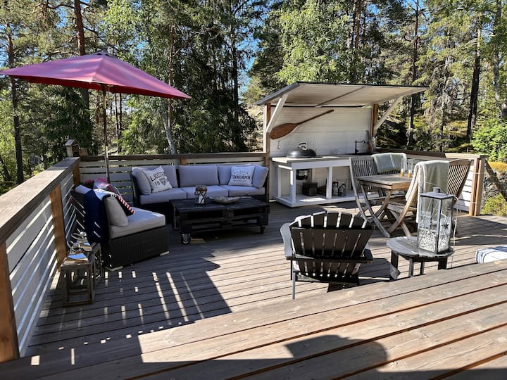 New England-inspirerade Stuga På Ljusterö - Uppsala län