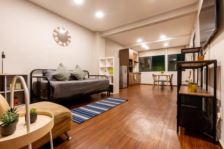 201 Nice  Cozy Ac Apt City Center Rooftop Ac - 