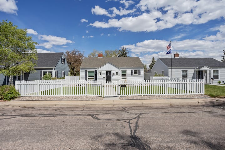 Updated Cheyenne Charmer For Relaxing Tranquility - Cheyenne, WY
