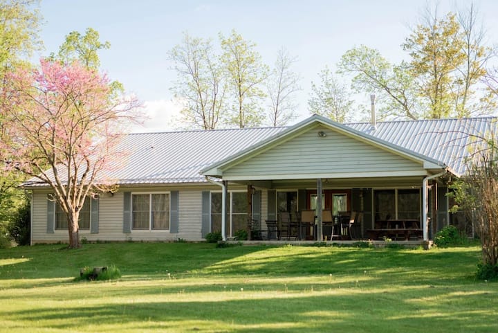 Beautiful Hartman Lodge W/ Hot Tub - Pennsylvania