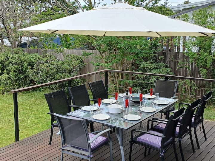 Becalmed -    5 Bedroom House Accommodation For 10 - South Coast