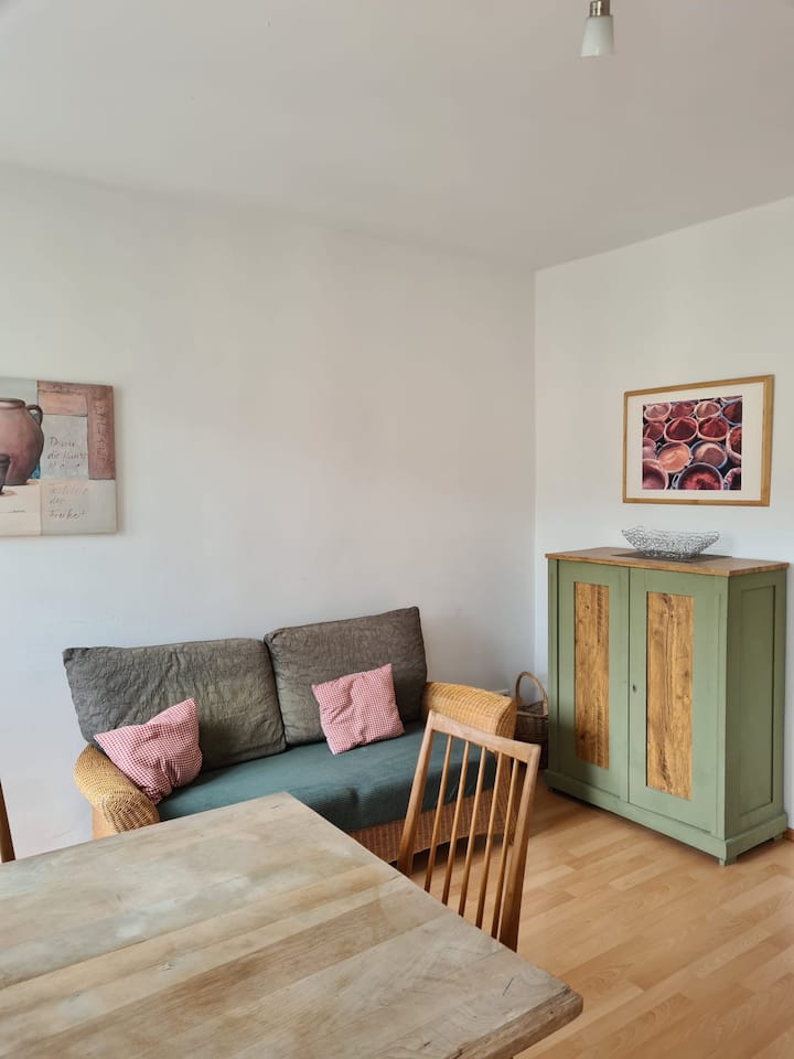 Sonnige Wohnung In München-schwabing - München
