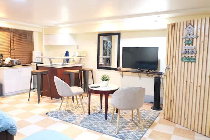 Spacious Cozy Unit W/ Parking - La Trinidad