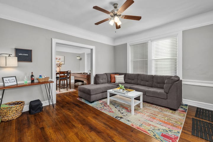 Modern First-floor 3br Near The Loop & Forest Park - Kirkwood, MO