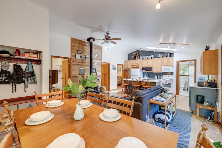 Cozy & Comfortable Glacier Springs Cabin - Glacier, WA