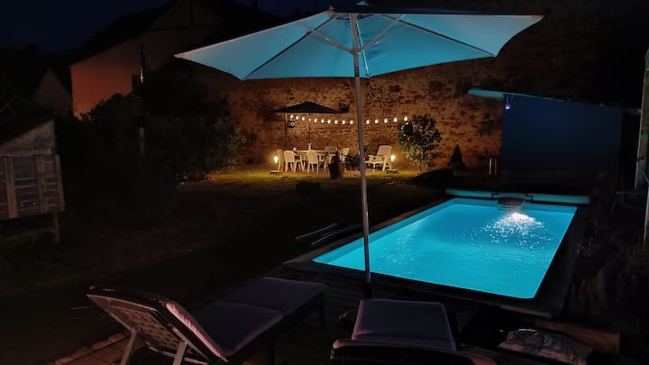 Piscine Juin - Septembre, Netflix Et Fibre Optique - 케제르베르