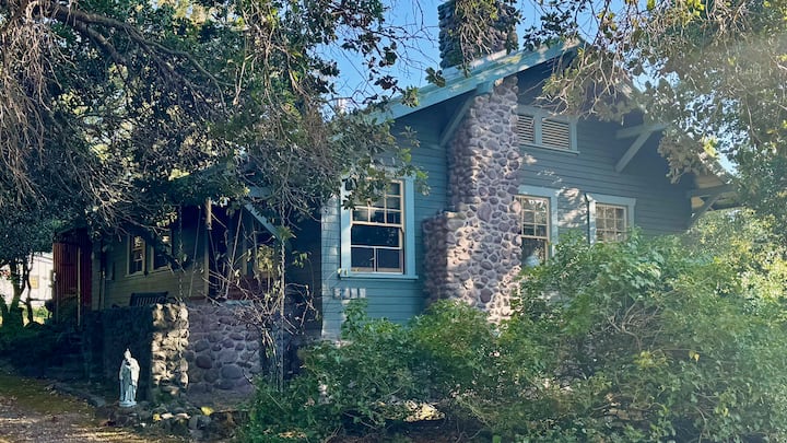 Craftsman Bungalow On A Large Private Lot - Petaluma, CA