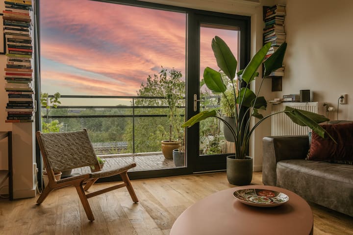Stylish Bos En Lommer Apartment With Sunset Views - 암스테르담