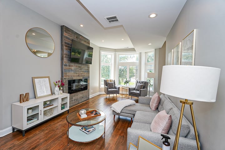 Luxury Chicago 2br | Spa Bath | Kitchen | Free Prk - Chicago, IL