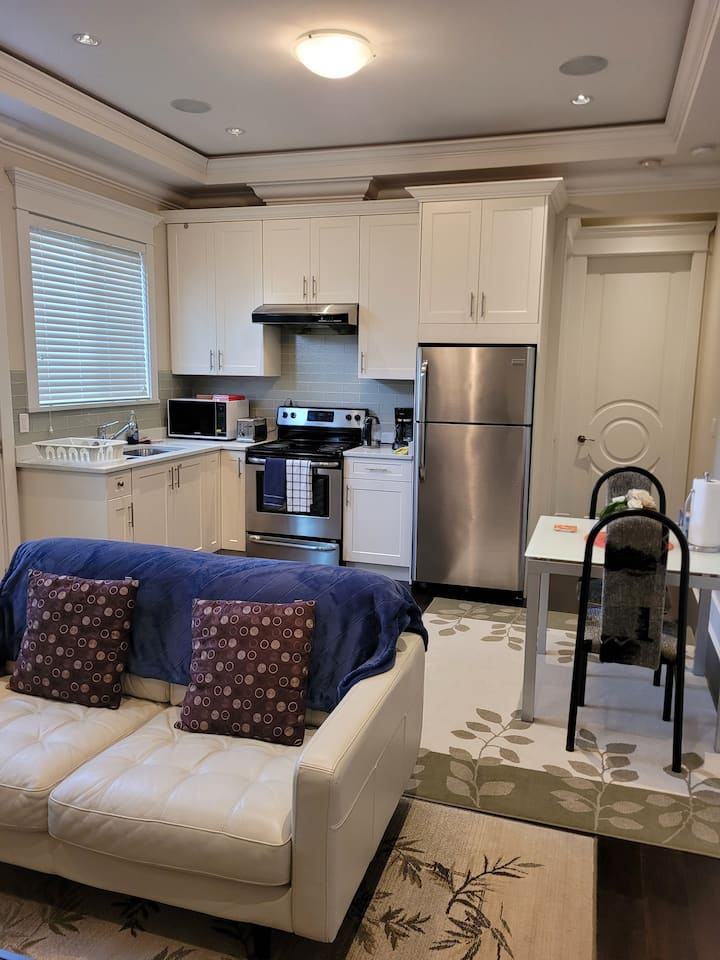 Private & Clean Suite! 12min Yvr, 25 Min Downtown! - Delta
