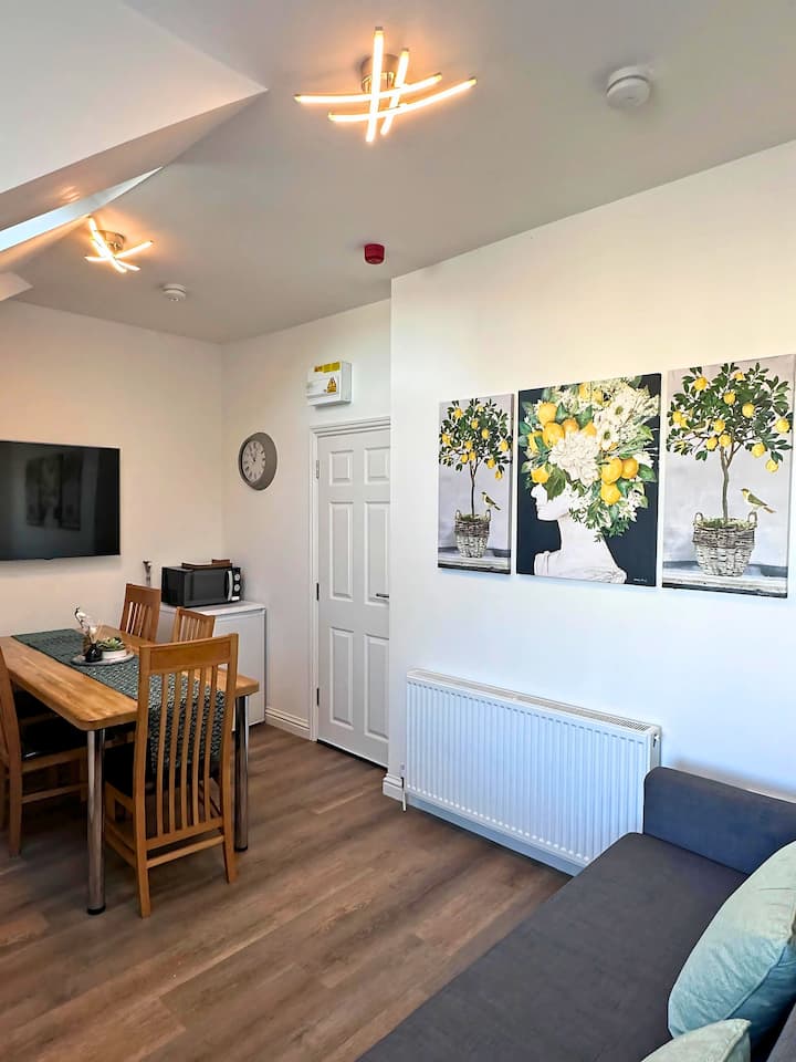 Pb5 Granada Apartments At Pleasure Beach 2nd Floor - Blackpool